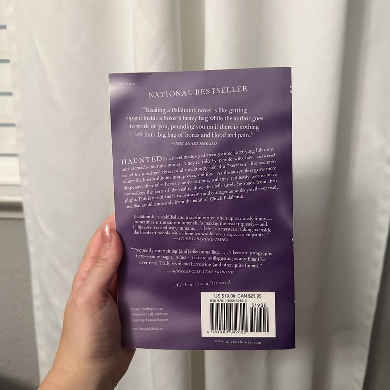 Haunted by Chuck Palahniuk, Paperback | Pangobooks