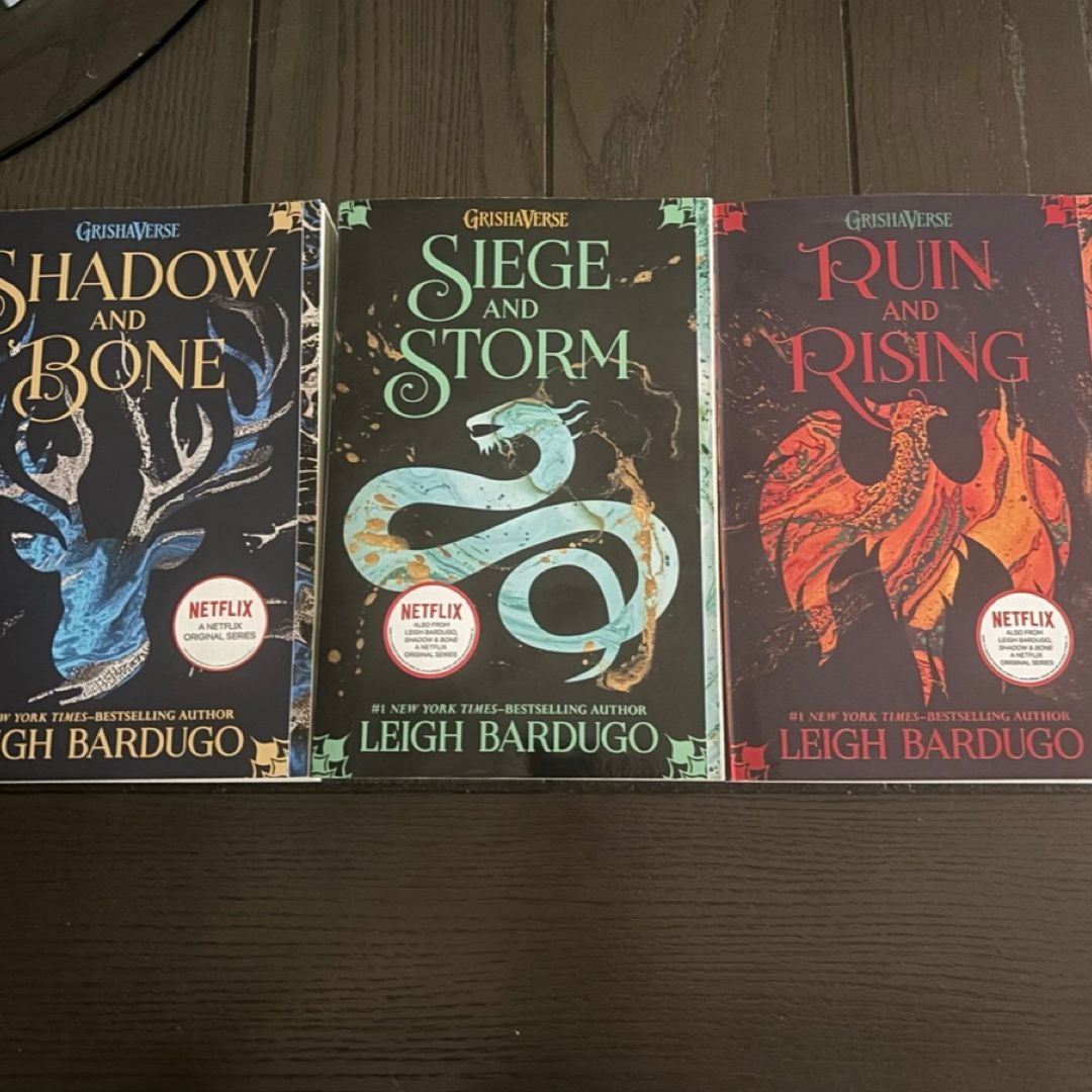 Shadow And Bone Trilogy by Leigh Bardugo, Paperback | Pangobooks