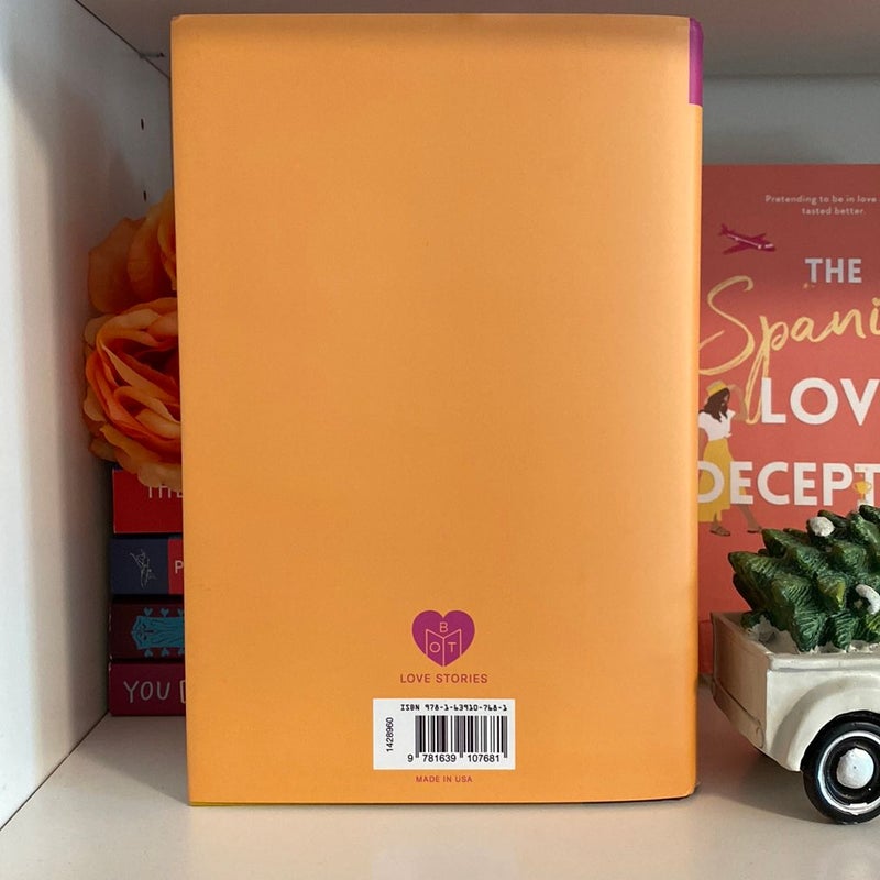 Love Theoretically by Ali Hazelwood, Hardcover | Pangobooks