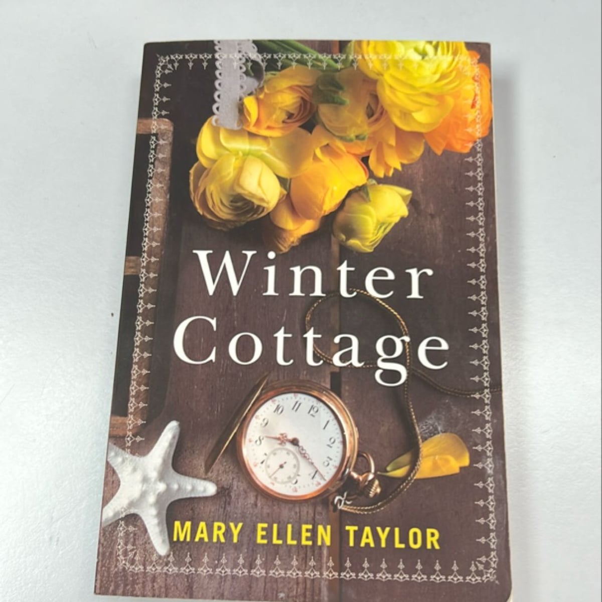 Winter Cottage by Mary Ellen Taylor, Paperback | Pangobooks