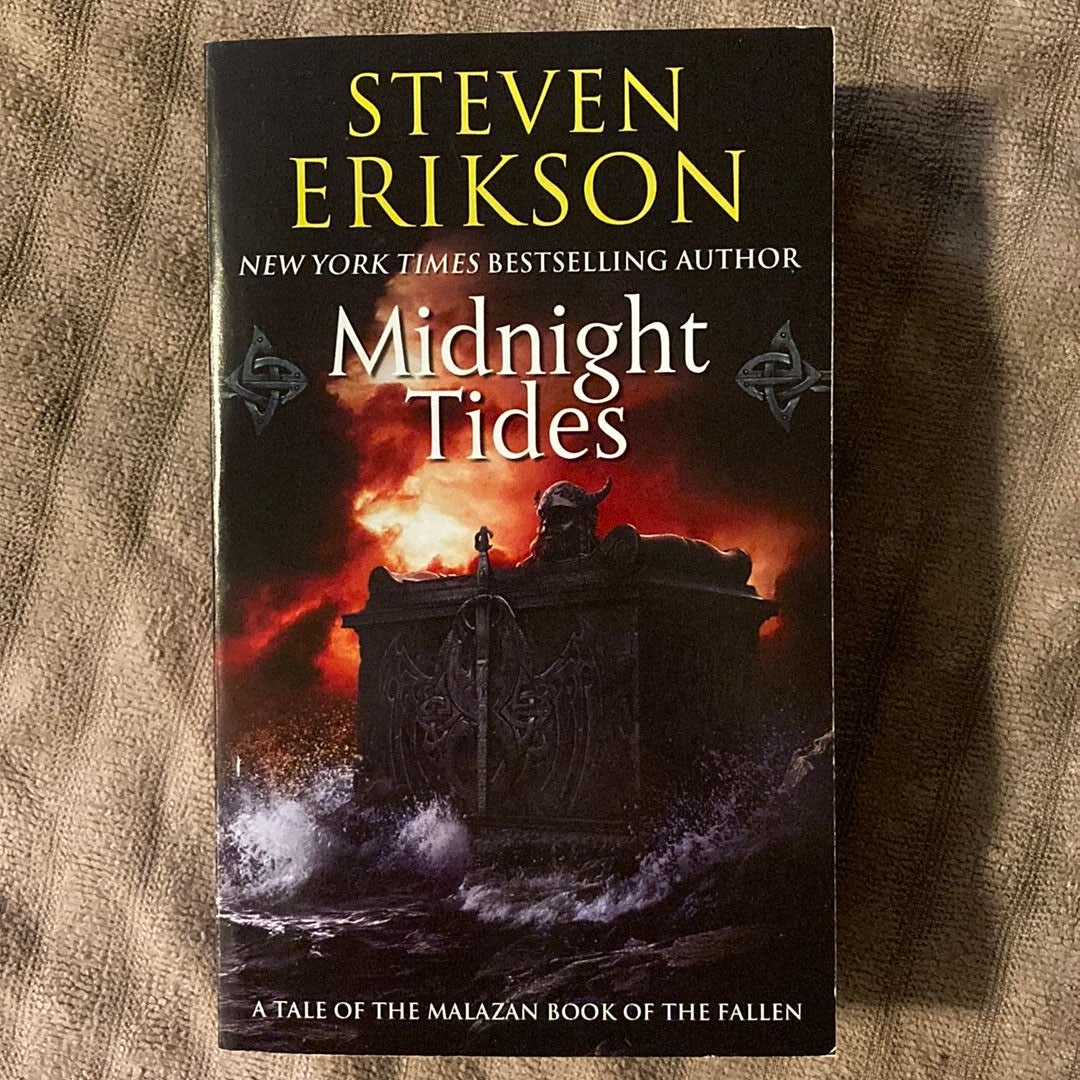 Midnight Tides by Steven Erikson, Paperback | Pangobooks