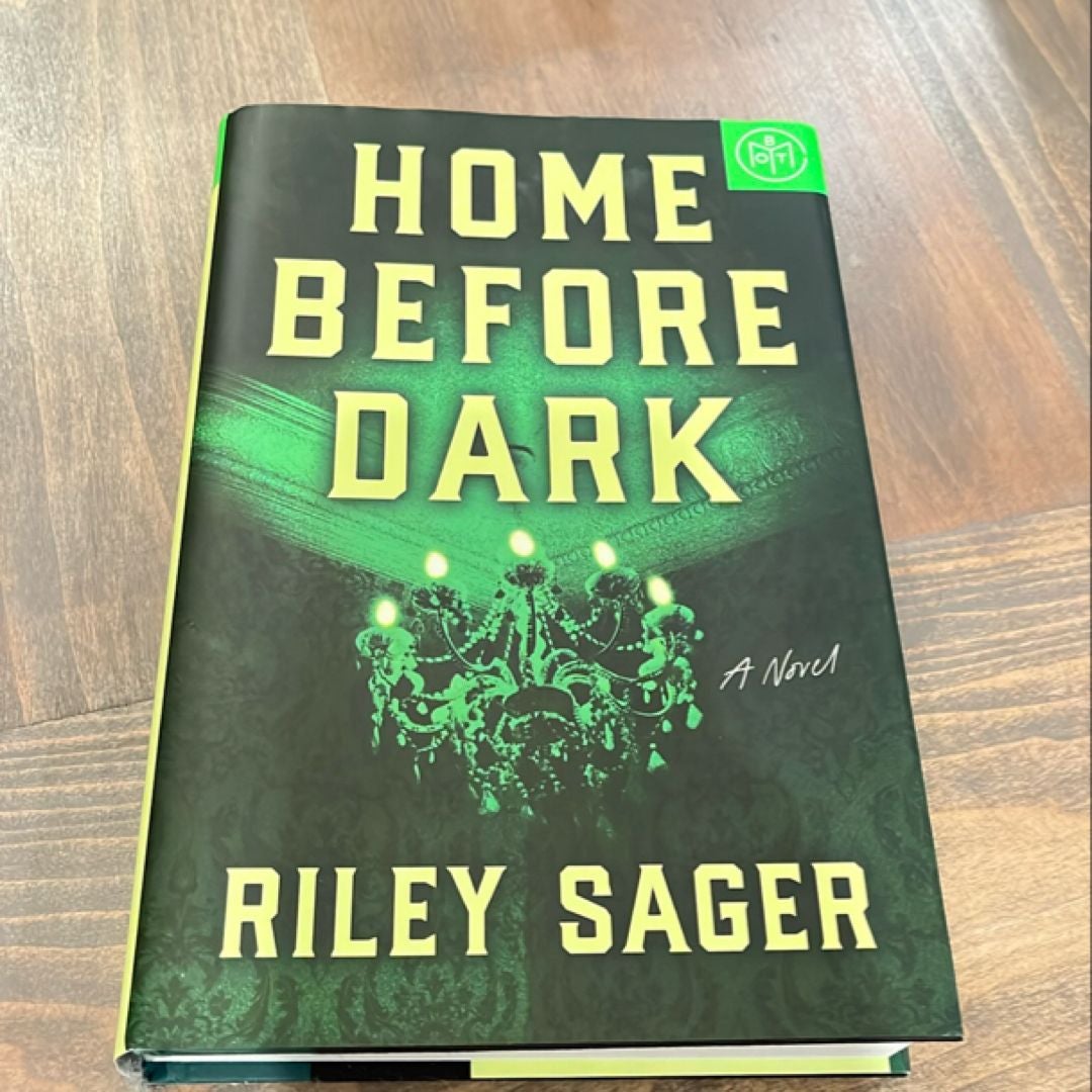 Home Before Dark by Riley Sager, Hardcover | Pangobooks