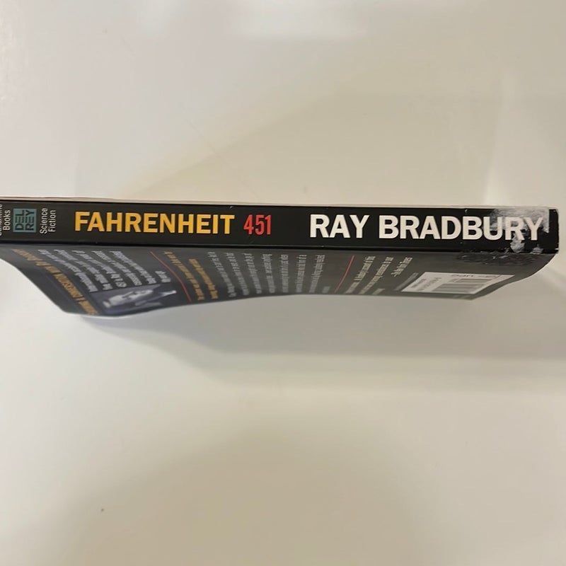 Fahrenheit 451 by Ray Bradbury , Paperback | Pangobooks