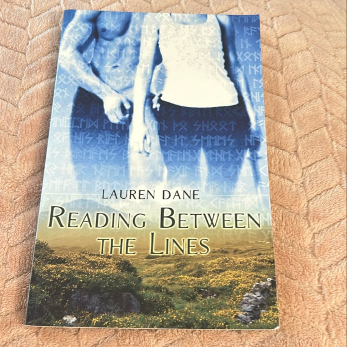 Reading Between the Lines by Lauren Dane