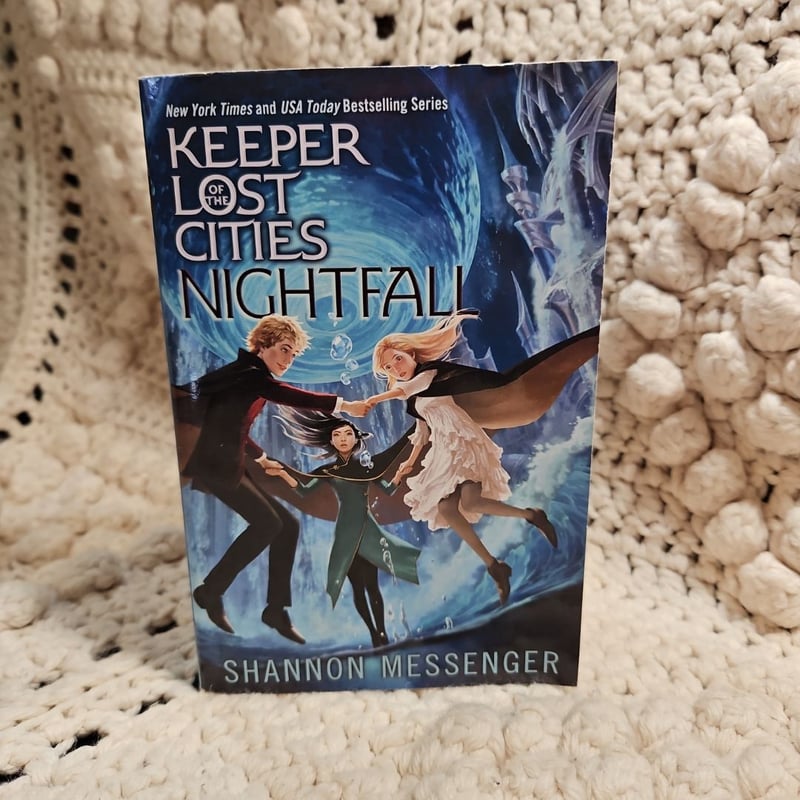 Nightfall by Shannon Messenger, Paperback | Pangobooks