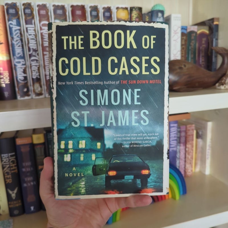 The Book of Cold Cases by Simone St. James, Hardcover | Pangobooks