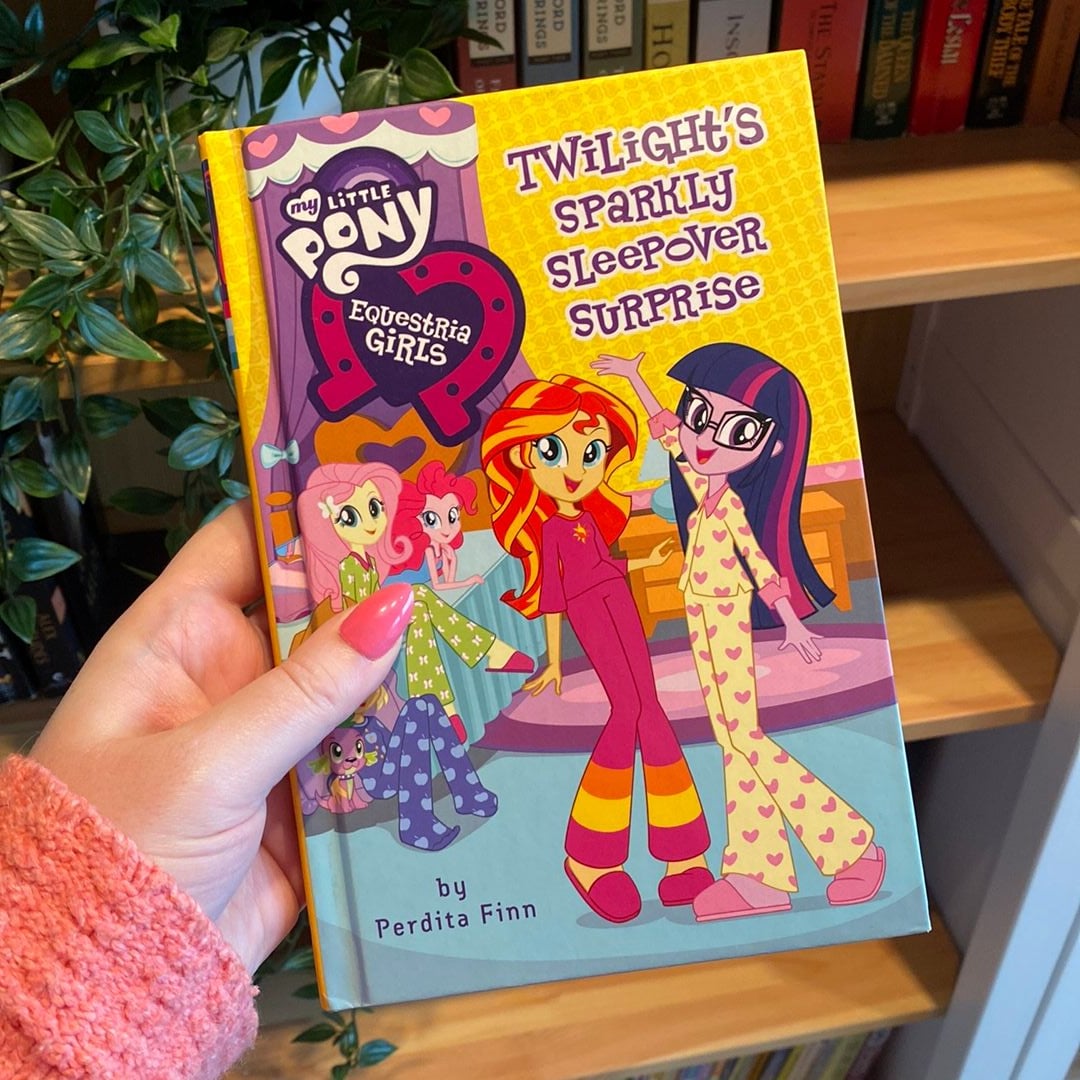 My Little Pony: Equestria Girls: Twilight's Sparkly Sleepover Surprise ...