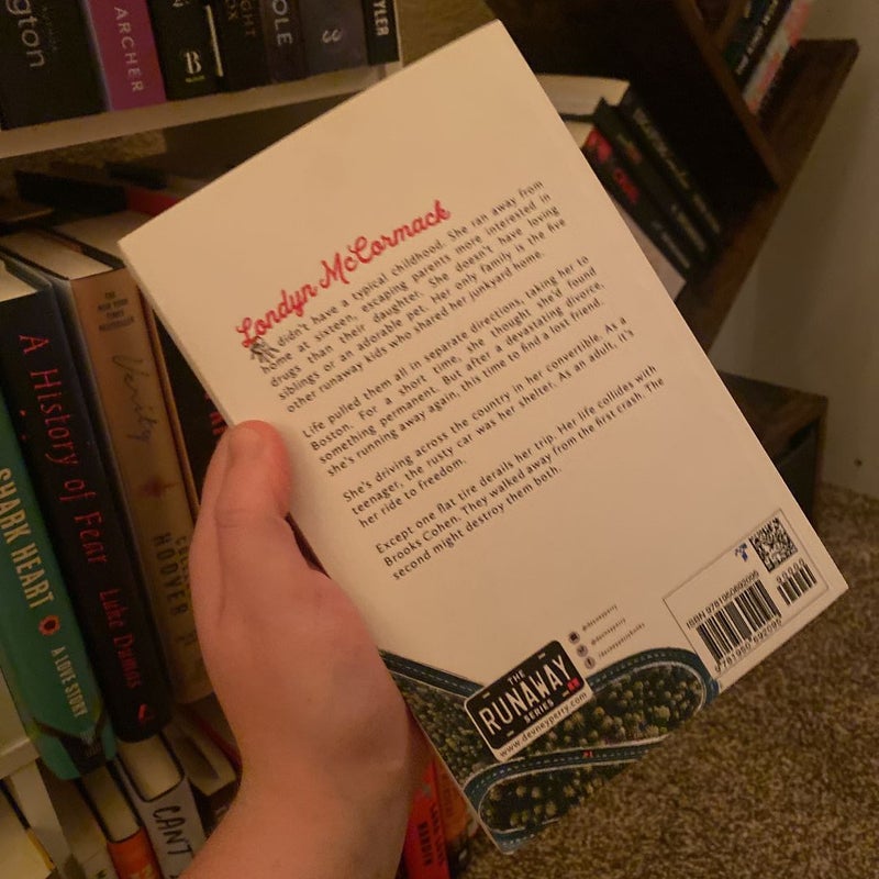 Runaway Road by Devney Perry, Paperback | Pangobooks