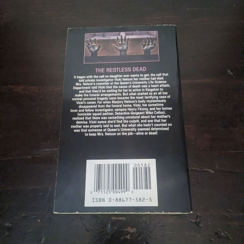 Blood Pact by Tanya Huff, Paperback | Pangobooks