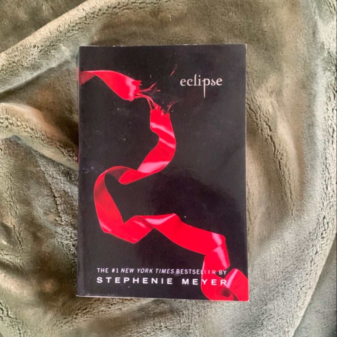 Eclipse by Stephenie Meyer, Paperback | Pangobooks
