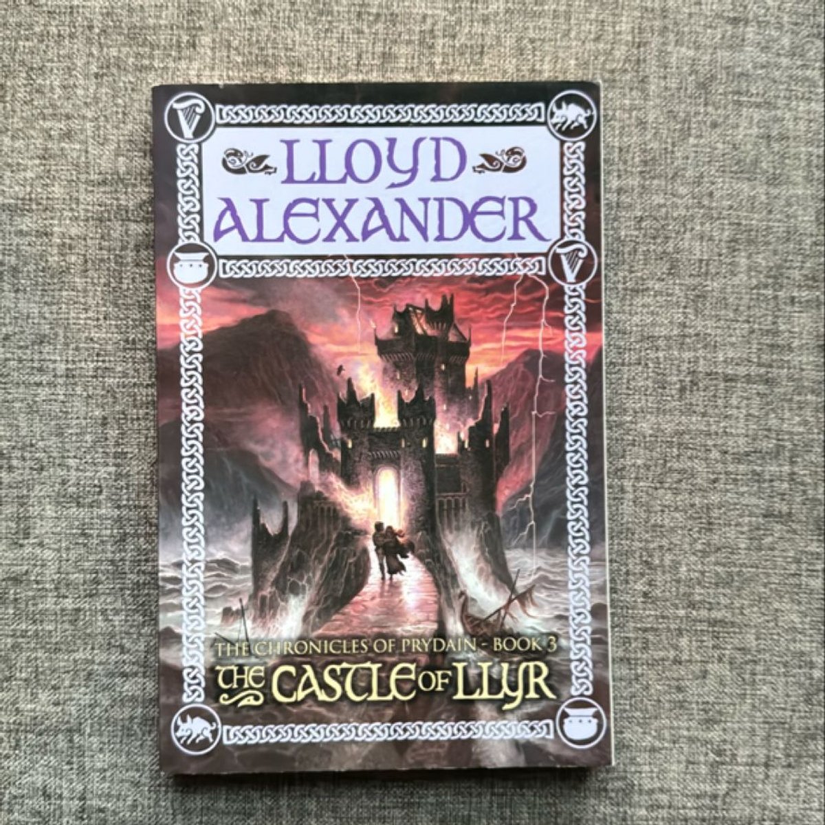 The Castle of Llyr by Lloyd Alexander