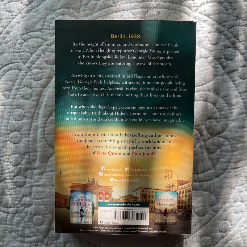 The Berlin Girl by Mandy Robotham, Paperback | Pangobooks