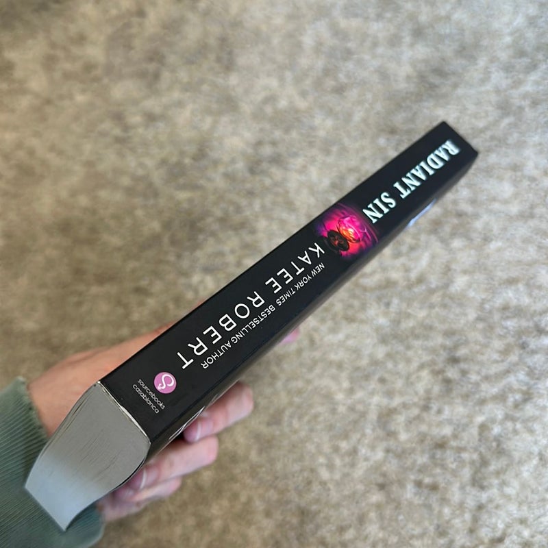 Radiant Sin by Katee Robert, Paperback | Pangobooks