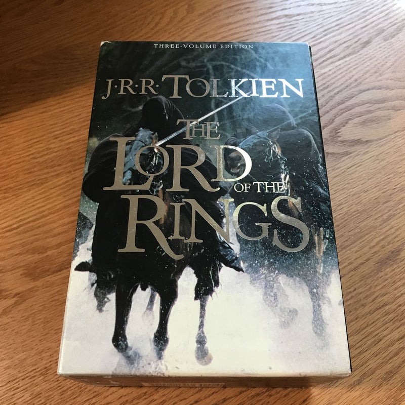 The Lord Of The Rings Box Set by J.R.R.Tolkien, Paperback | Pangobooks