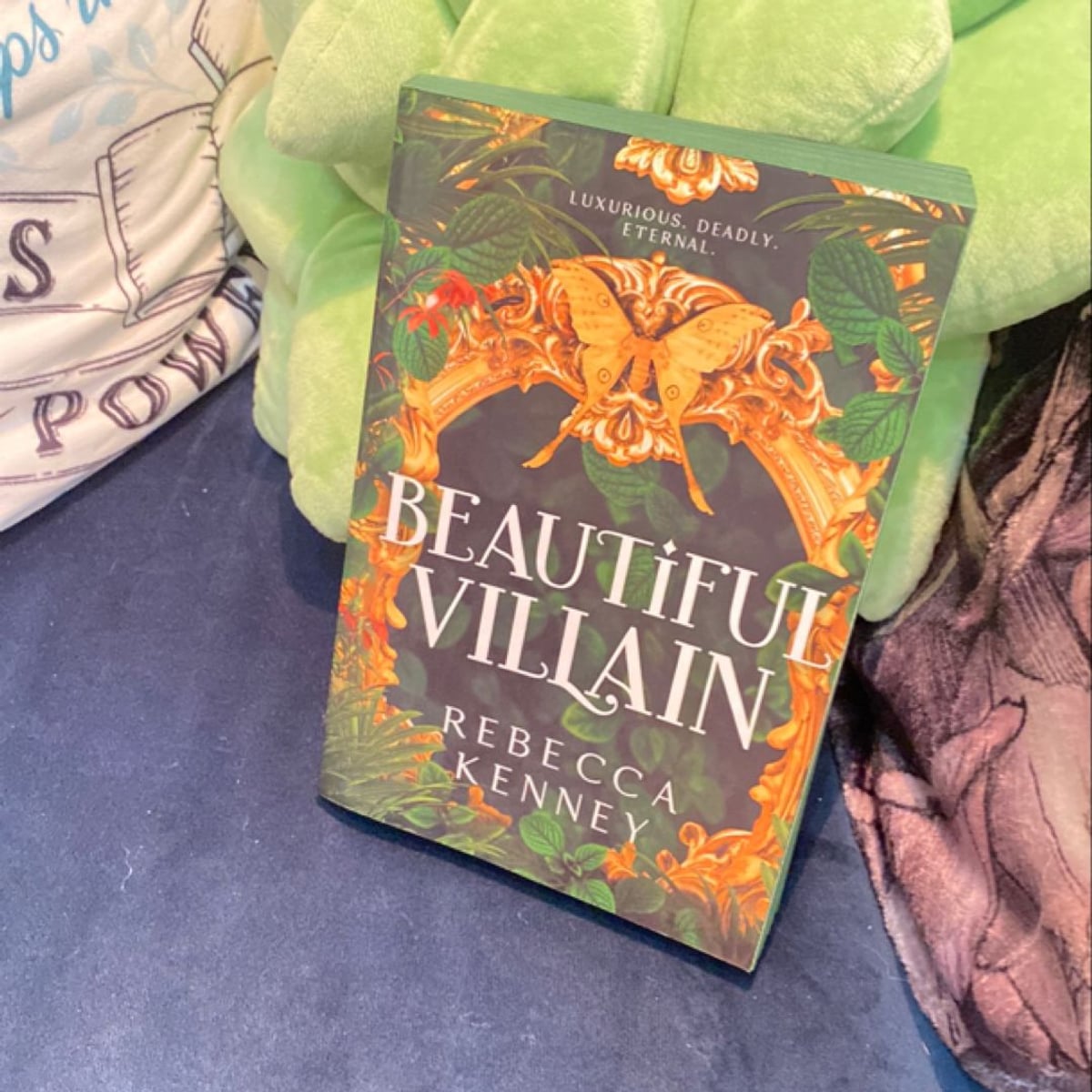 Beautiful Villain by Rebecca Kenney, Paperback | Pangobooks