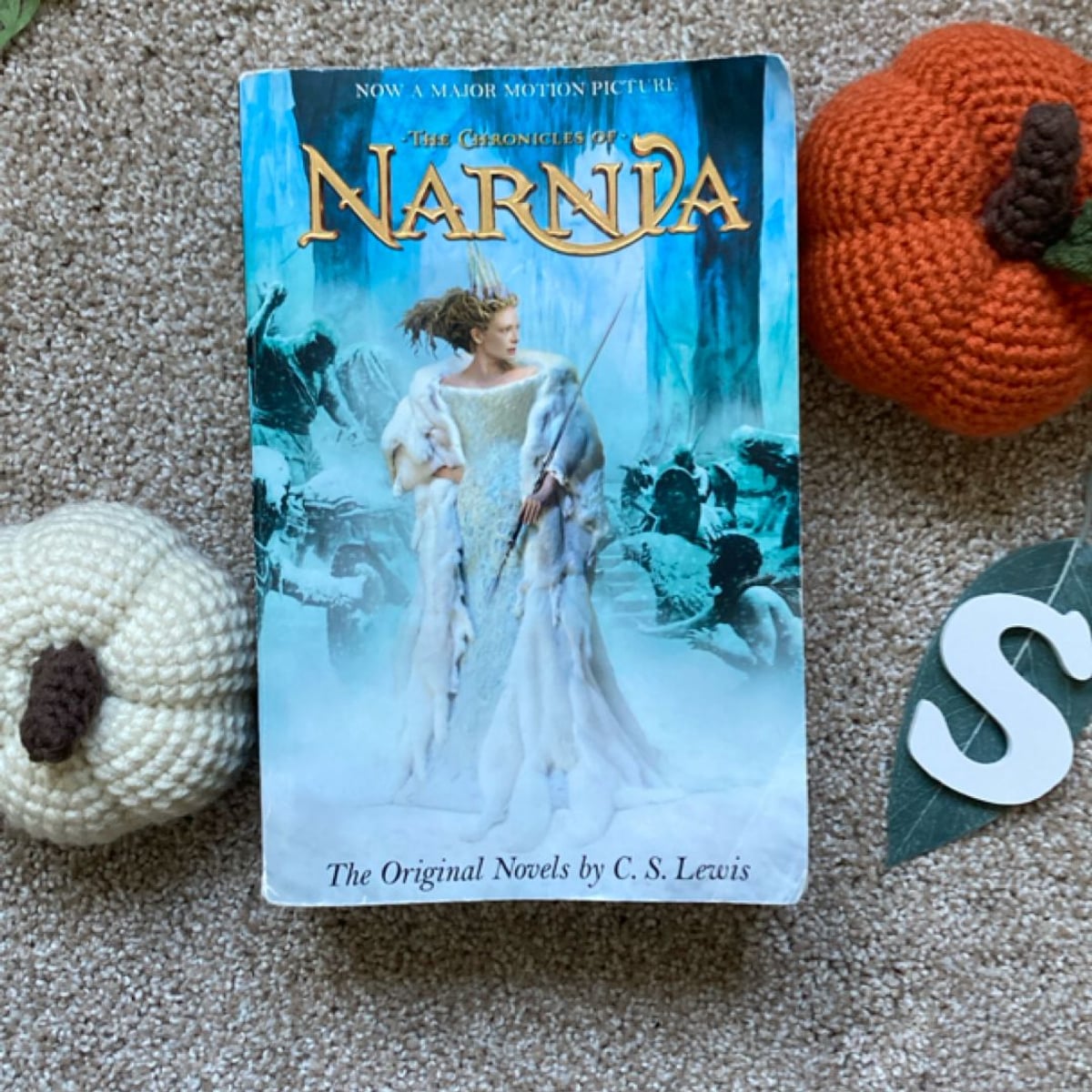 The Chronicles of Narnia Complete Collection by C.S. Lewis, Paperback ...