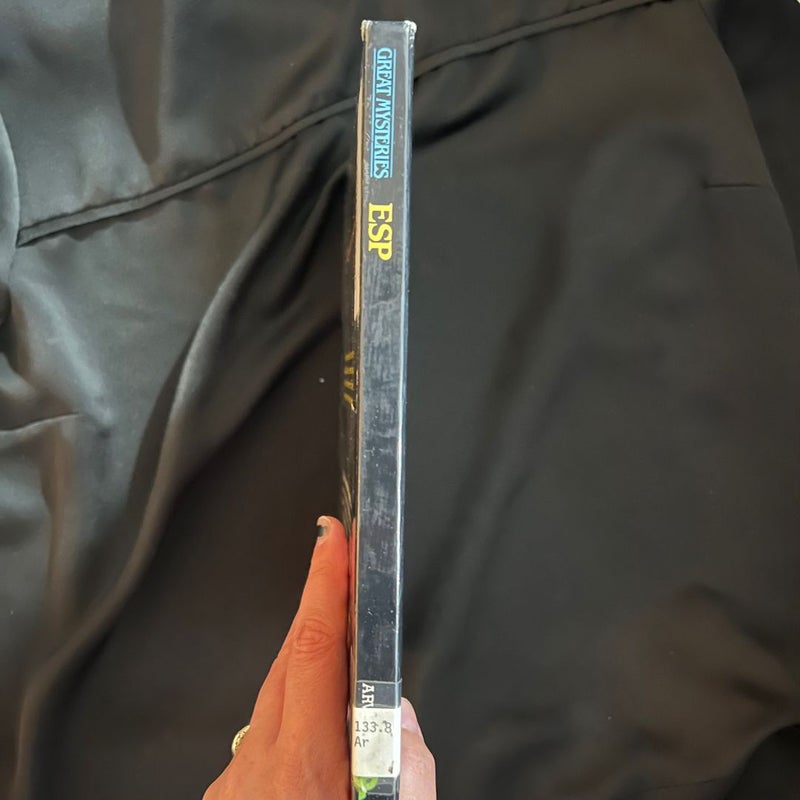 ESP by Michael Arvey, Hardcover | Pangobooks