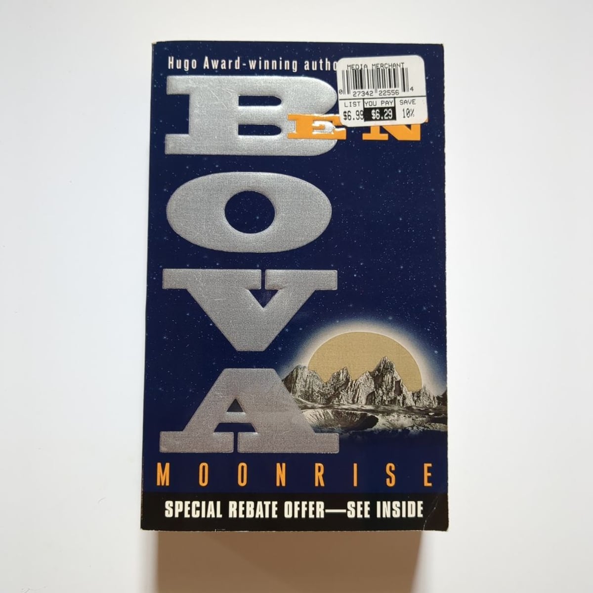 Moonrise by Ben Bova, Paperback | Pangobooks