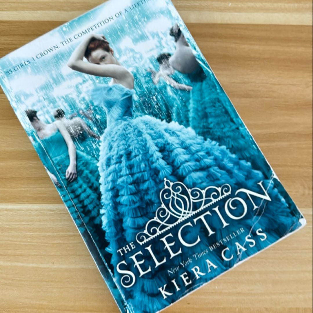 The Selection by Kiera Cass, Paperback | Pangobooks