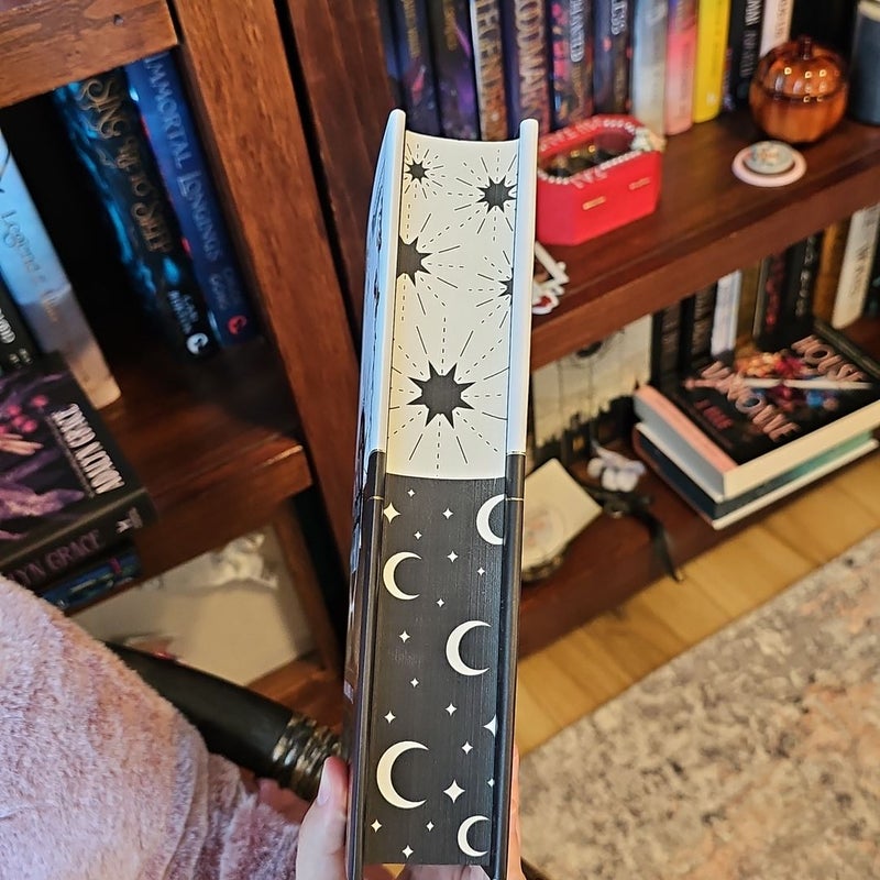 The Sun and the Void by Gabriela Romero Lacruz, Hardcover | Pangobooks