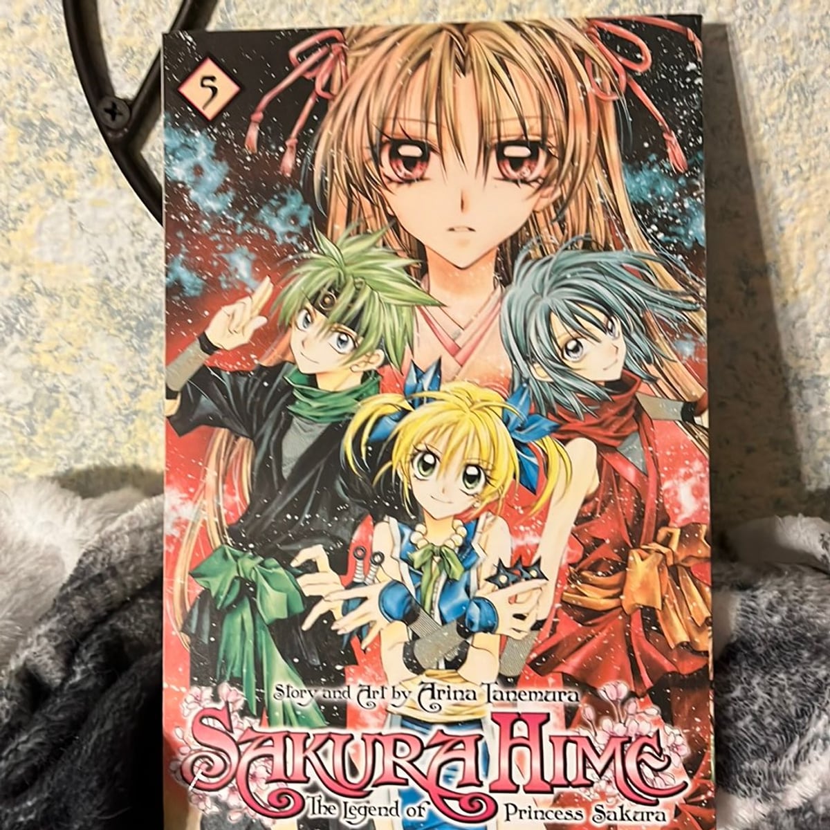 Sakura Hime: the Legend of Princess Sakura, Vol. 5 by Arina Tanemura