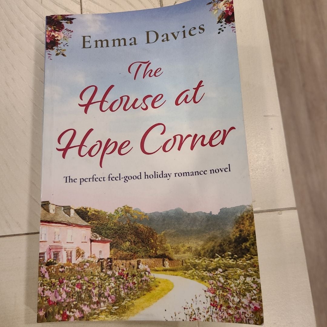 The House at Hope Corner by Emma Davies, Paperback | Pangobooks