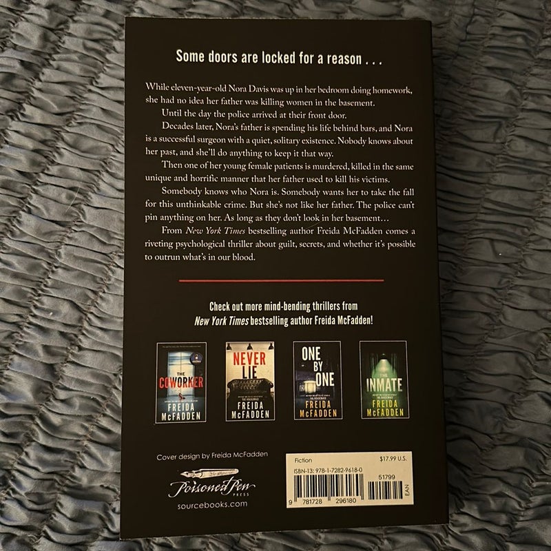 The Locked Door by Freida McFadden, Paperback | Pangobooks