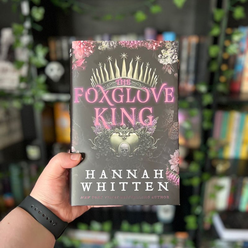 Foxglove king fairy loot by Hannah Whitten , Hardcover | Pangobooks