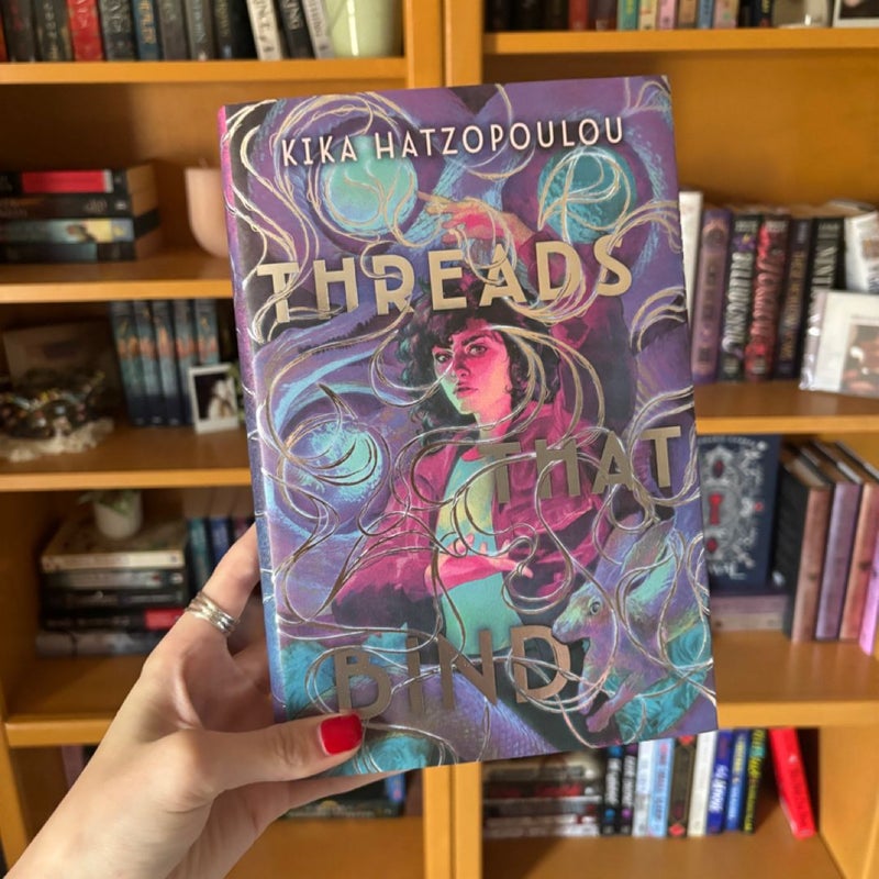 Threads that bind by Kika Hatzopoulou, Hardcover | Pangobooks