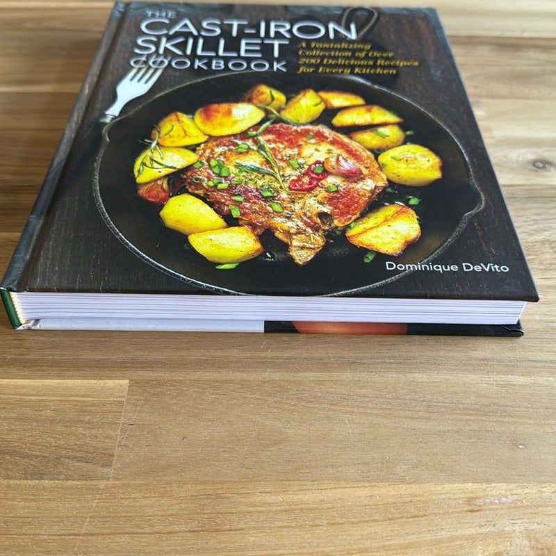 The Cast-Iron Skillet Cookbook by Dominique DeVito, Hardcover | Pangobooks