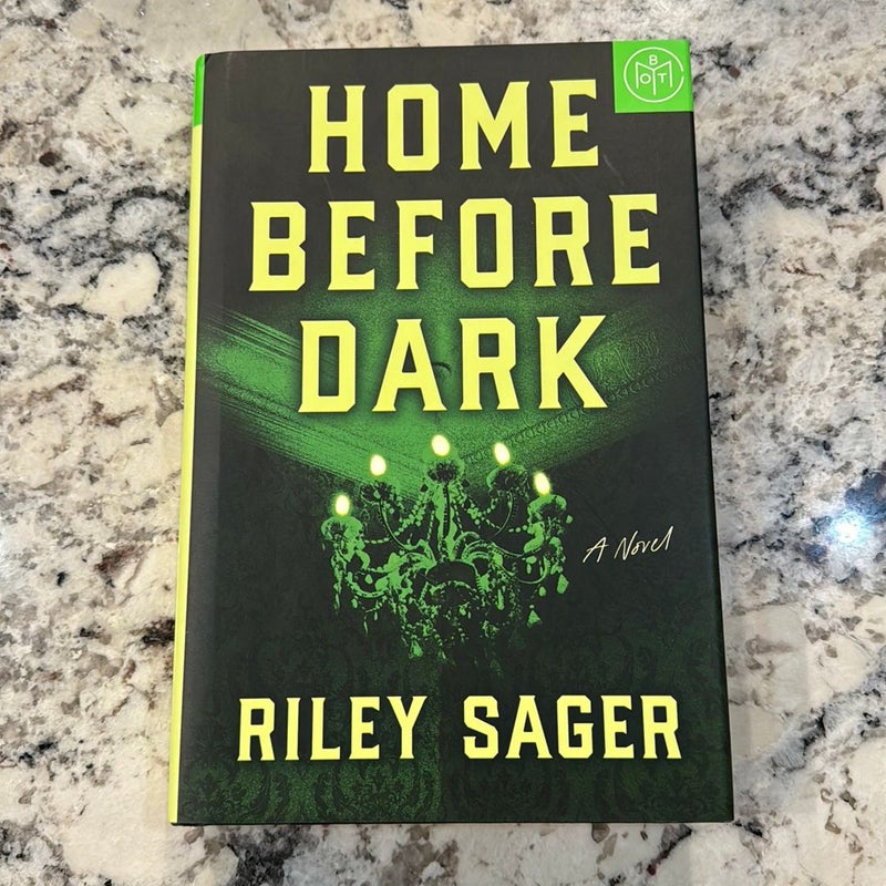 Home Before Dark by Riley Sager, Hardcover | Pangobooks