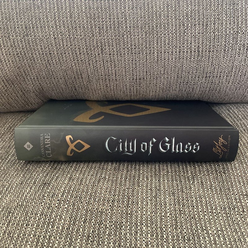 City of Glass by Cassandra Clare, Hardcover | Pangobooks