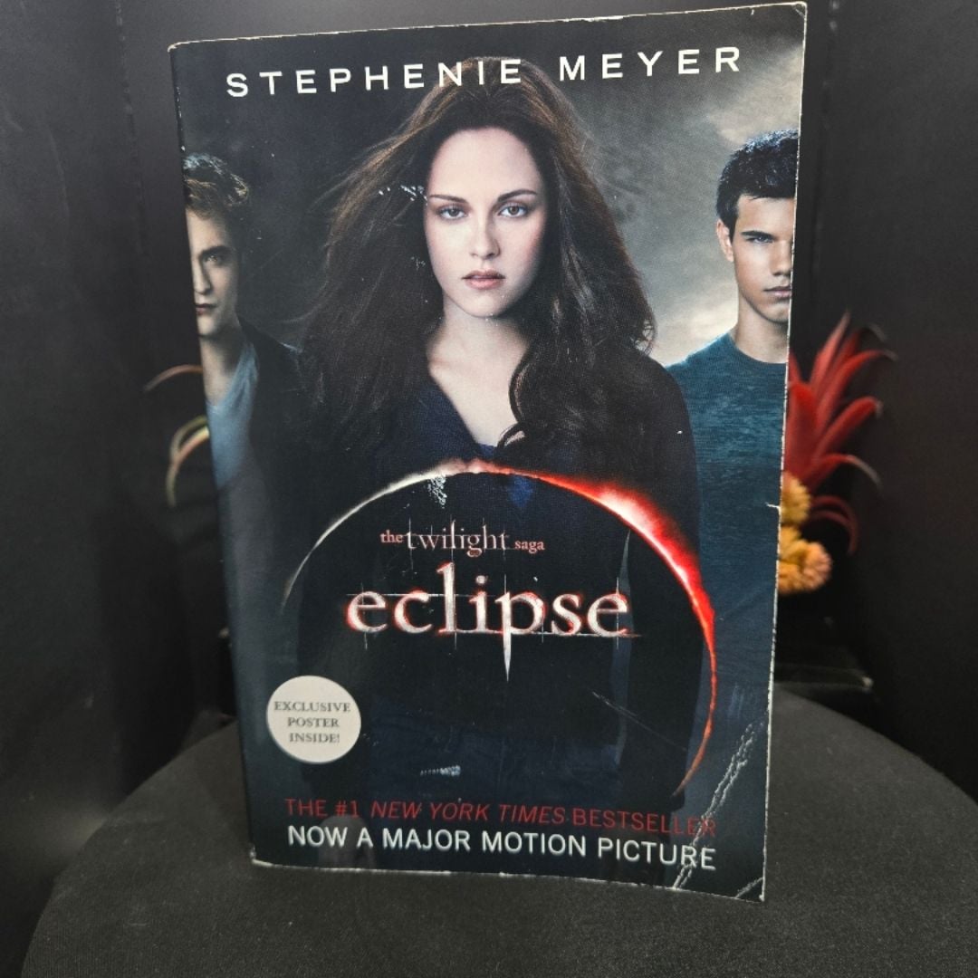 Eclips with poster inside (sprayed edges) by Stephanie Myers ...