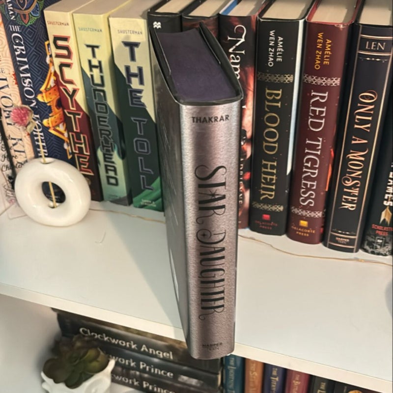 Star Daughter Owlcrate addition by Shveta Thakrar, Hardcover | Pangobooks