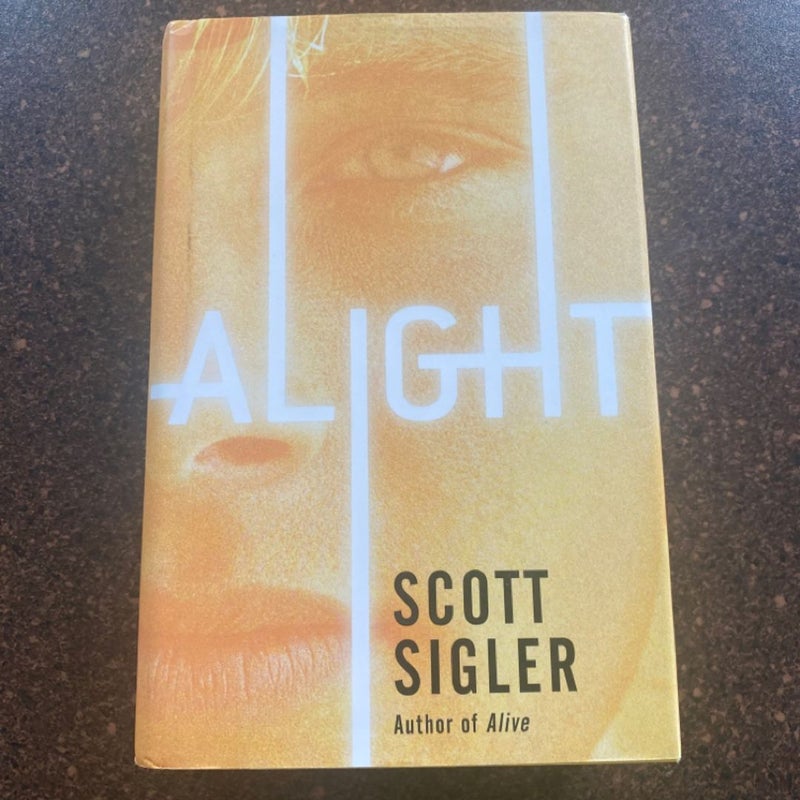 Alight by Scott Sigler, Hardcover | Pangobooks
