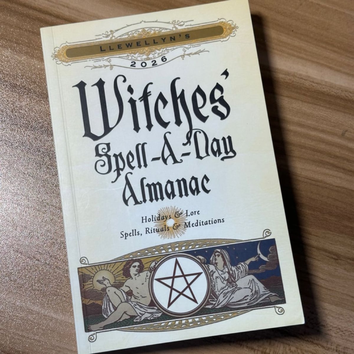 Llewellyn's 2026 Witches' Spell-A-Day Almanac by Llewellyn, Mat Auryn ...