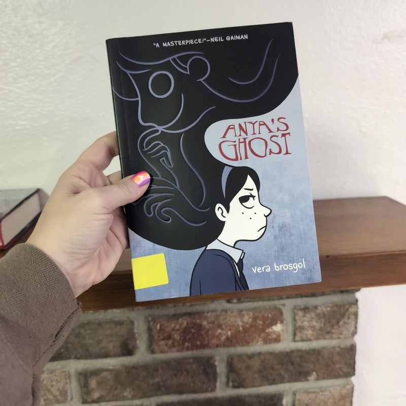 Anya's Ghost by Vera Brosgol, Paperback | Pangobooks