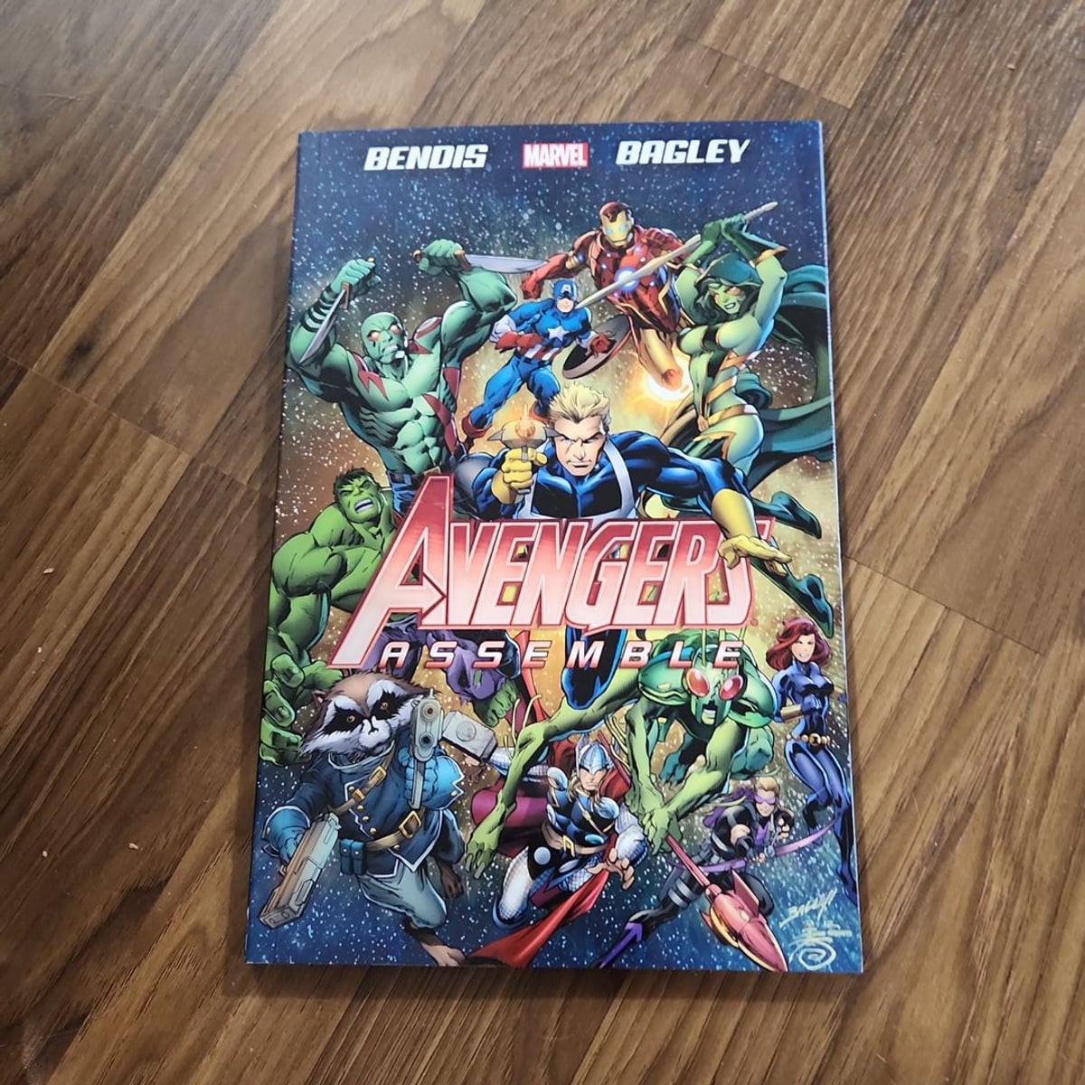 Avengers Assemble by Brian Michael Bendis by Brian Michael Bendis