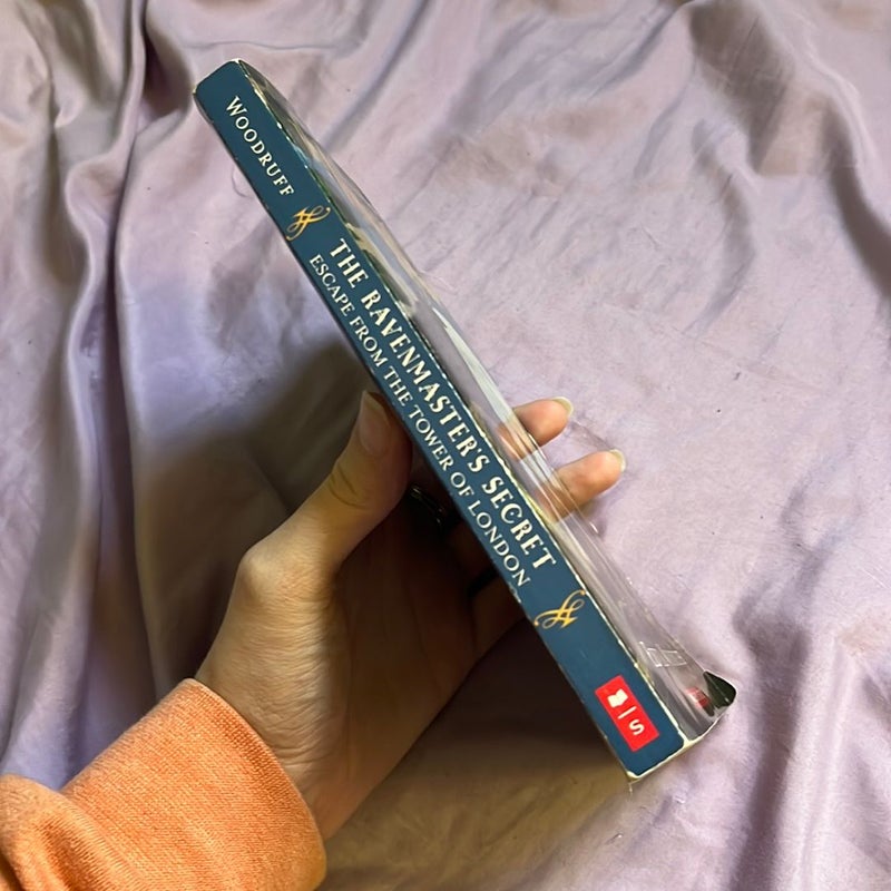 The Ravenmaster's Secret by Elvira Woodruff, Paperback | Pangobooks