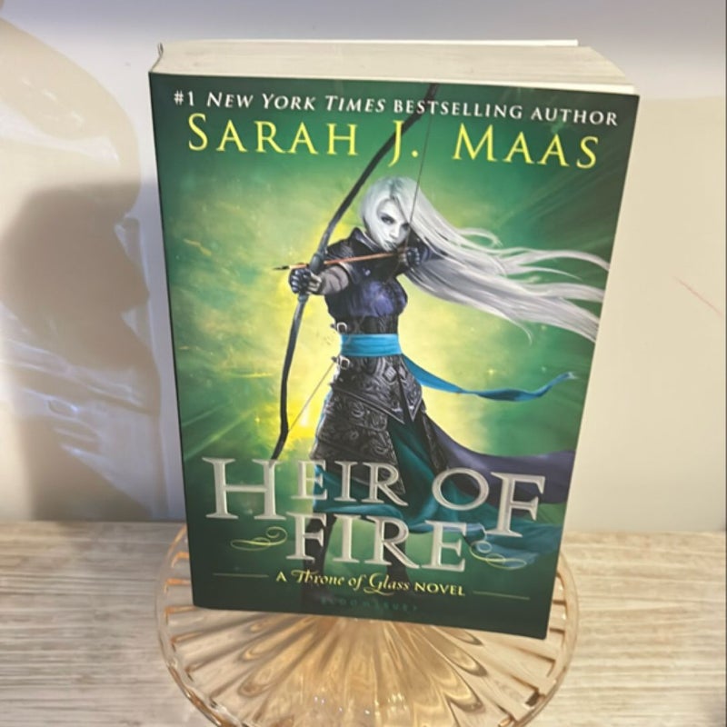 Heir of Fire by Sarah J. Maas, Paperback | Pangobooks