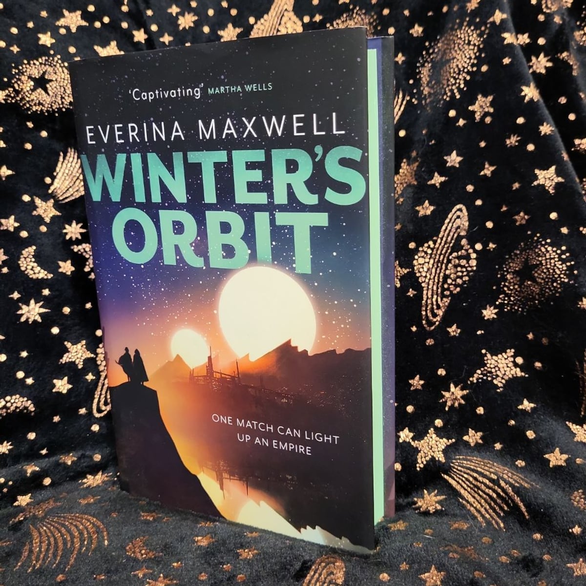 Winter's Orbit by Everina Maxwell , Hardcover | Pangobooks