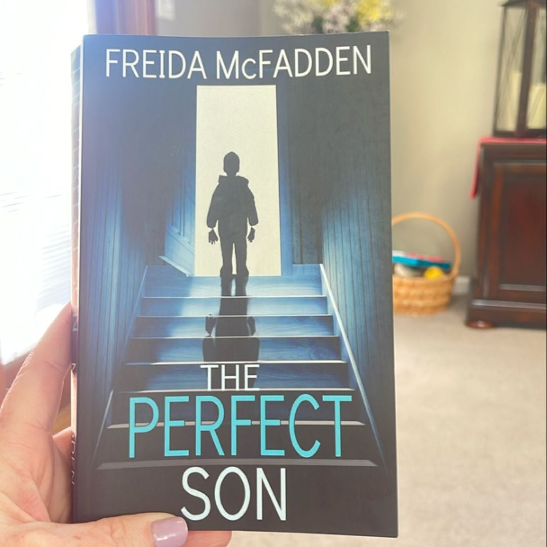 The Perfect Son by Freida McFadden, Paperback | Pangobooks