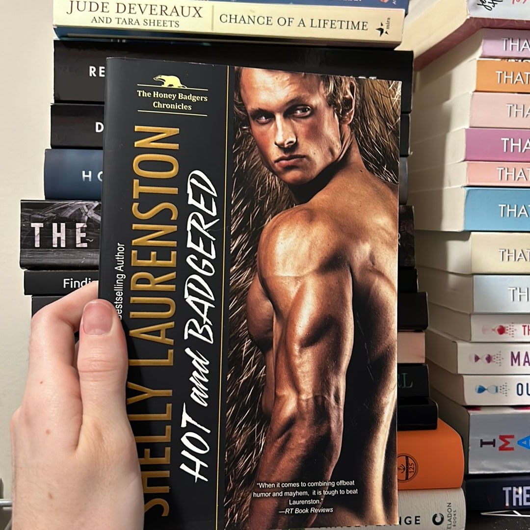 Hot and Badgered by Shelly Laurenston, Paperback | Pangobooks