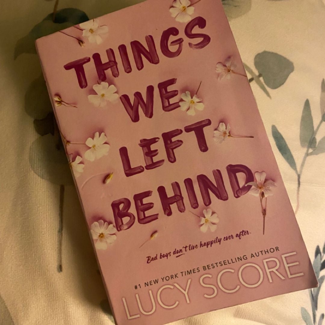 Things We Left Behind by Lucy Score, Paperback | Pangobooks