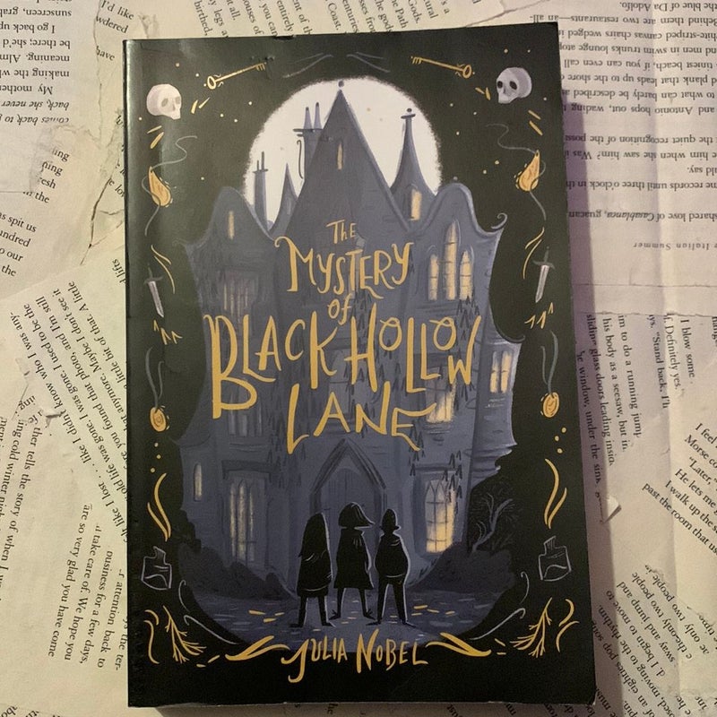 The Mystery of Black Hollow Lane by Julia Nobel, Paperback | Pangobooks