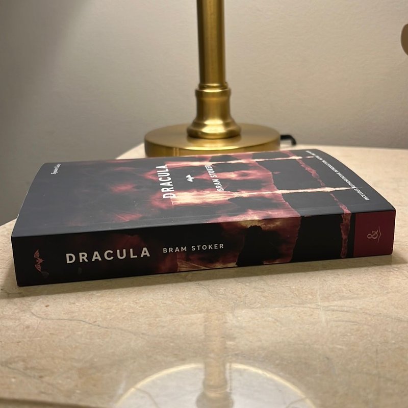 Dracula by Bram Stoker, Paperback | Pangobooks