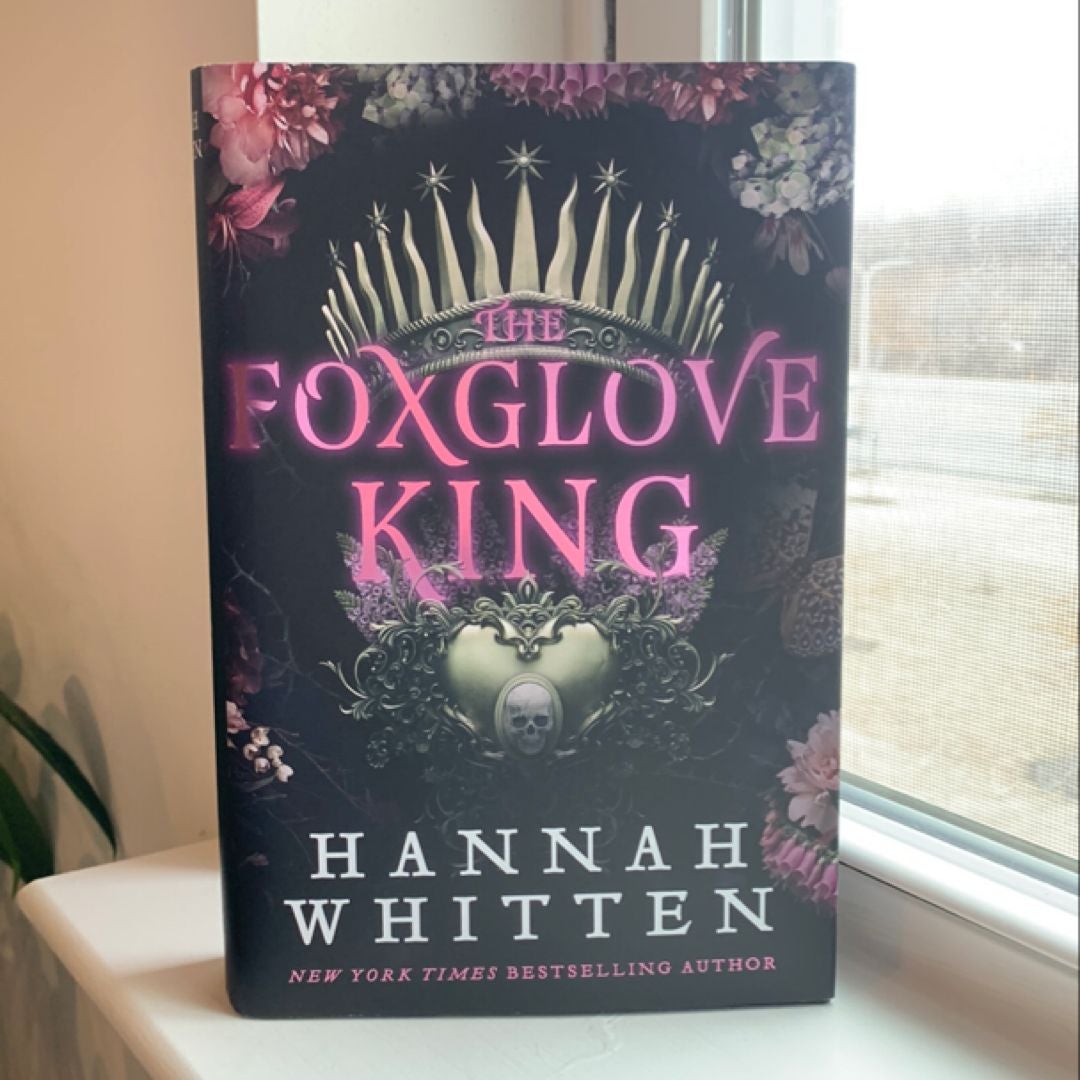 The Foxglove King by Hannah Whitten, Hardcover | Pangobooks