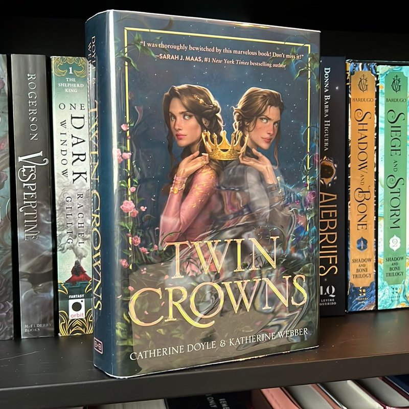 Twin Crowns by Catherine Doyle, Hardcover | Pangobooks