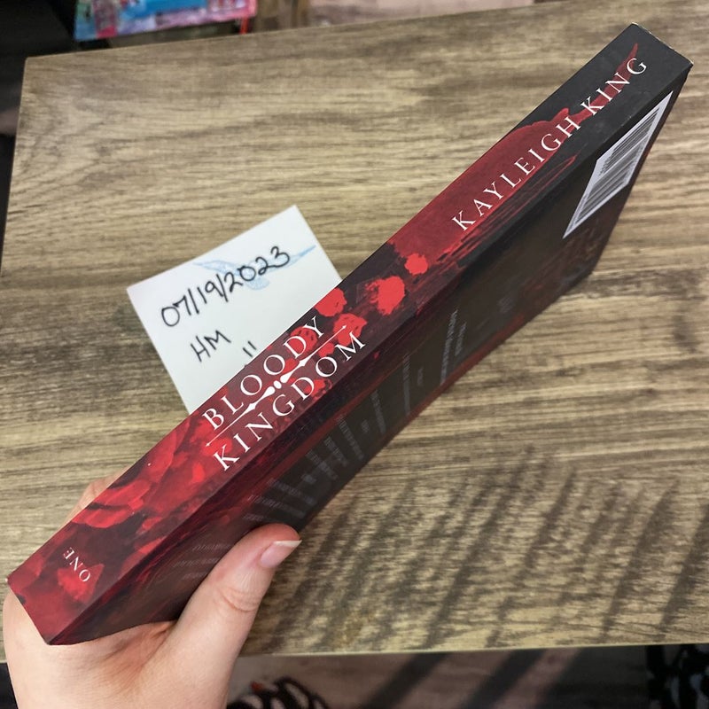 Bloody Kingdom by Kayleigh King, Paperback | Pangobooks