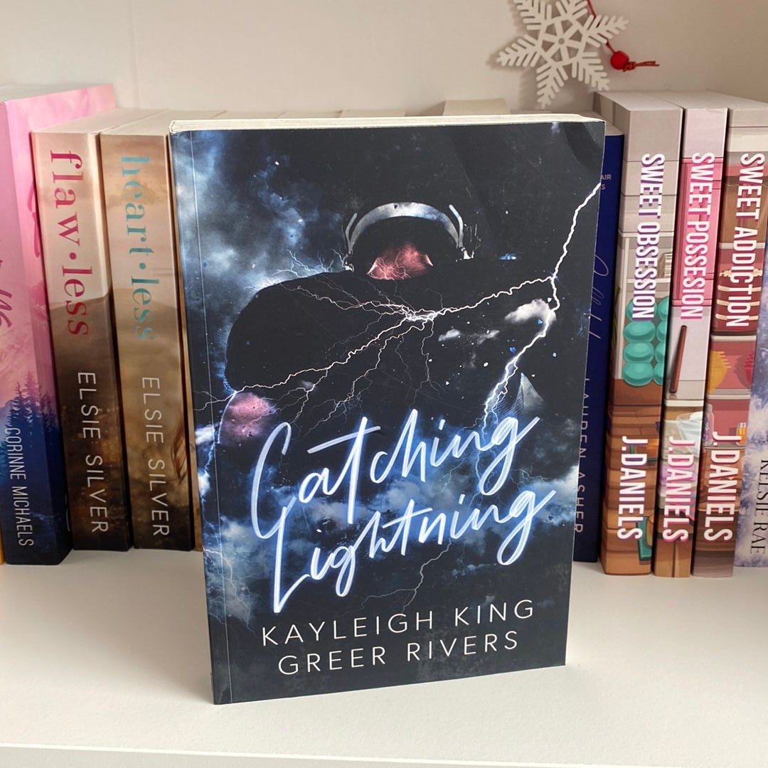 Catching Lightning by Greer Rivers, Paperback | Pangobooks